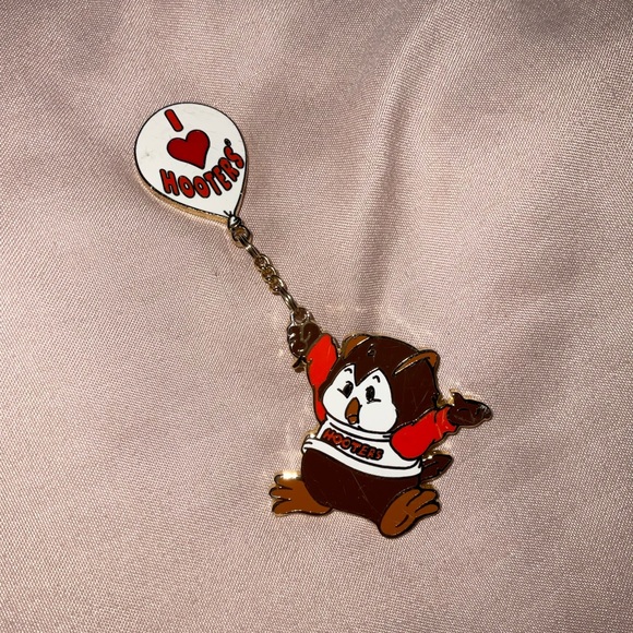 Hooters | Accessories | Hooters Collectible Pin Owl | Poshmark